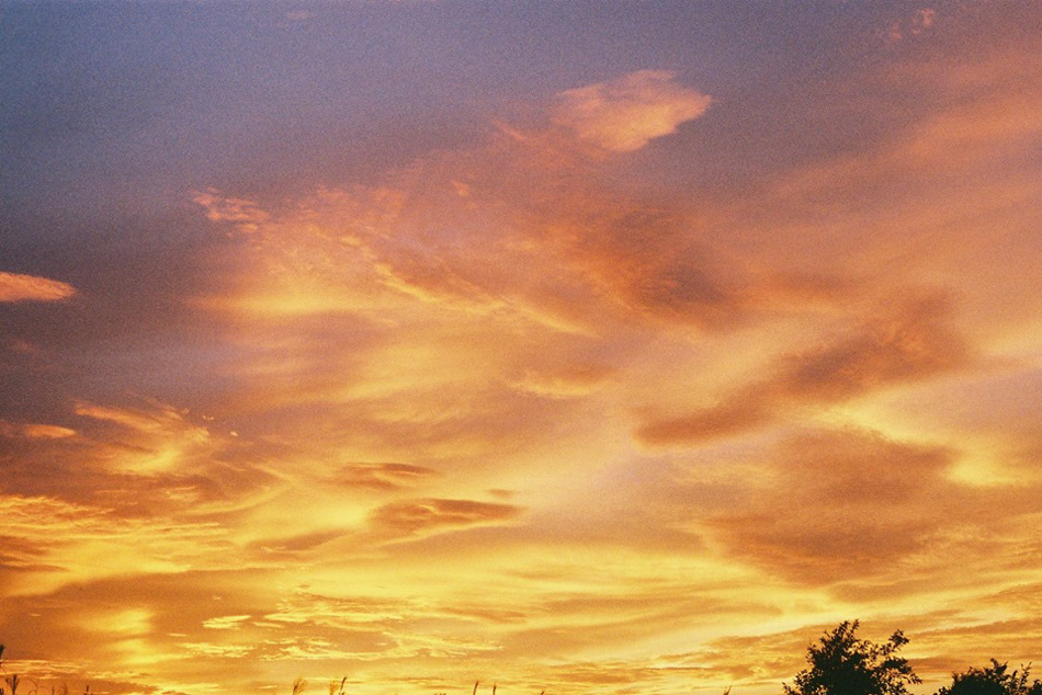 บันทึกโมงยามที่งดงามของท้องฟ้า - The Cloud