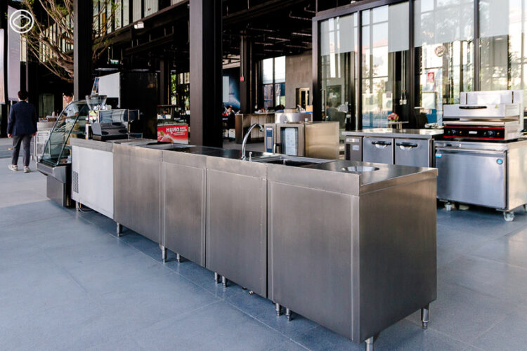 ทายาทรุ่นสอง Patana Intercool ผู้ต่อยอดตู้แช่เก๊กฮวยสู่ธุรกิจบริการออกแบบตู้แช่ไม่จำกัด - The Cloud