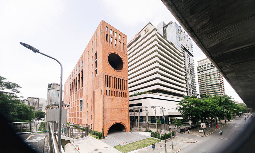 ตึก AUA ใหม่ในร่างอิฐ 1.7 ล้านก้อน ไม่ใช่แค่โรงเรียนสอนภาษา แต่เป็น ...