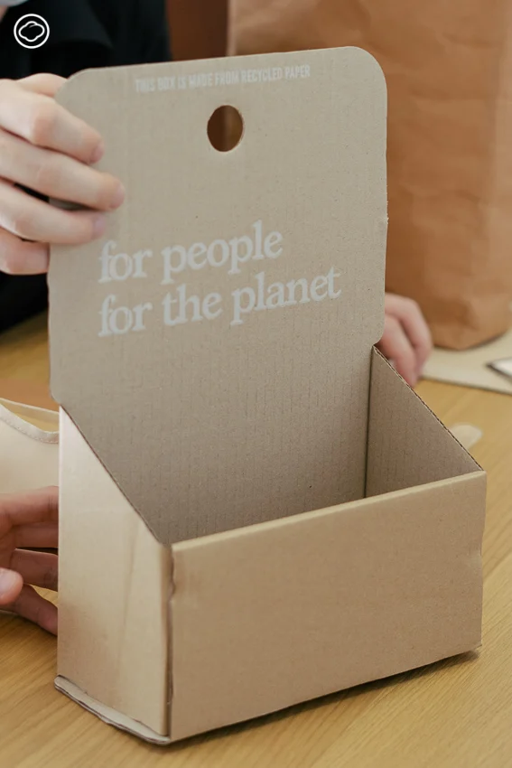 Maddy Hopper รองเท้าผ้าใบที่เป็นมิตรกับสิ่งแวดล้อม ตั้งแต่ถุงไปรษณีย์ ...