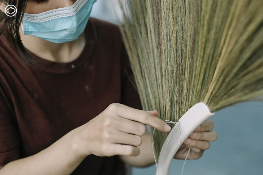 Sweepy ไม้กวาดที่ออกแบบตามสรีรศาสตร์ใช้ได้นานและกวาดบ้านแบบมีความสุข