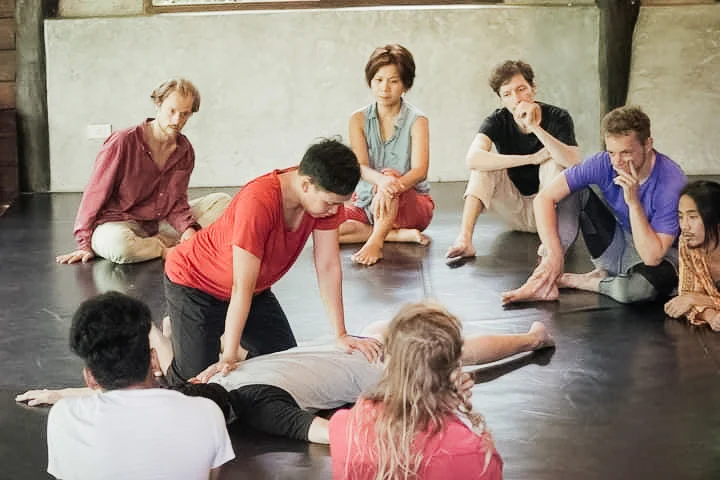 Contact Dance เต้นคนเดียวตามใจไร้แบบแผน เพื่อผ่อนคลายจิตใจและเพิ่มสมาธิ