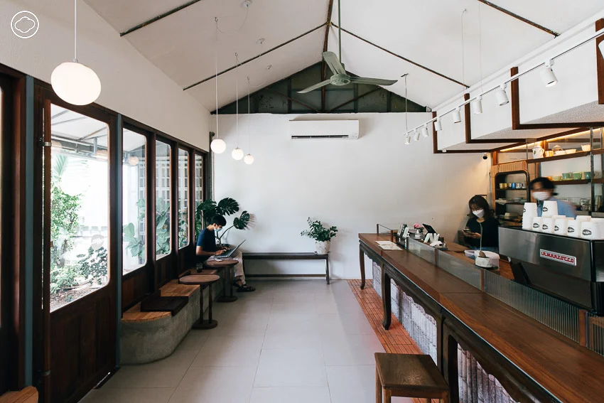 Basic Space Coffee ร้านกาแฟออกแบบง่าย ๆ ในเมืองอยุธยา ที่ปรับมาจากร้านโชห่วยของแม่