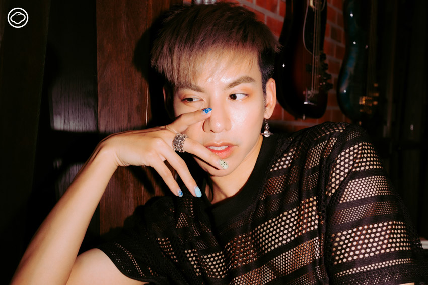 ต้น ธนษิต ศิลปินผู้คิดว่าตัวเองดวงหมด กับการคืนชีพด้วย Queer Pop เพลงของความหลากหลาย