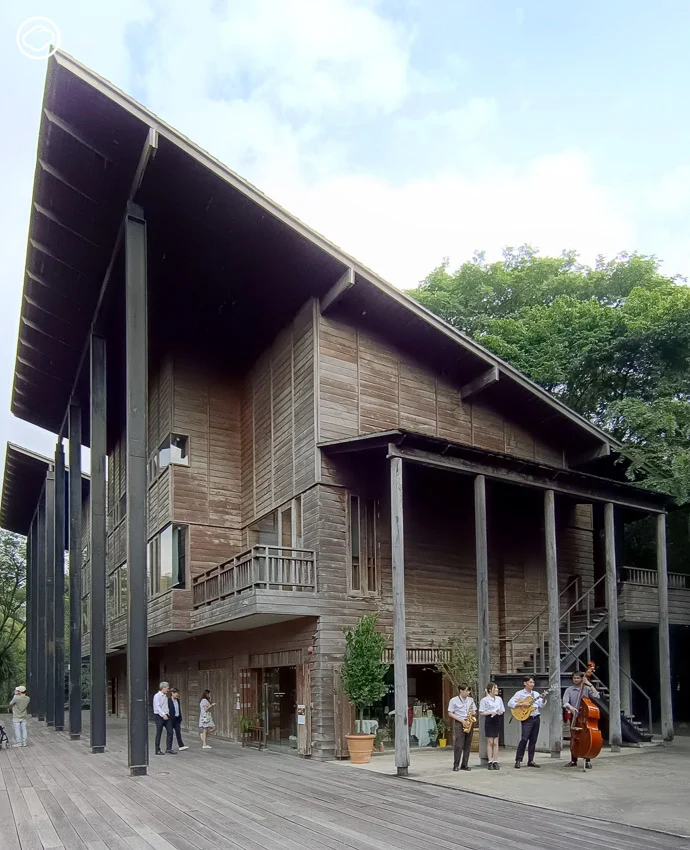 Little Tree Grocery คาเฟ่ใต้ The Artist Residency บ้านไม้สุดสวยใน ม. ...