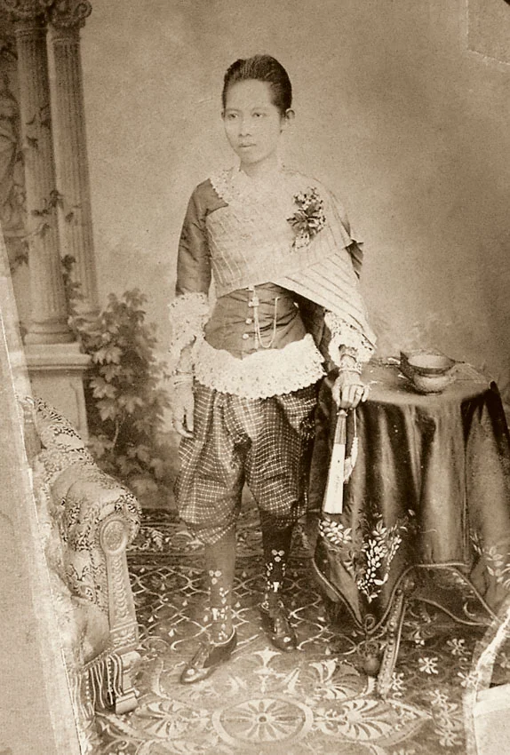 สำรวจพระตำหนักใหญ่ วังสระปทุม ที่ประทับสไตล์นีโอคลาสสิกของพระอัยยิกาใน ...