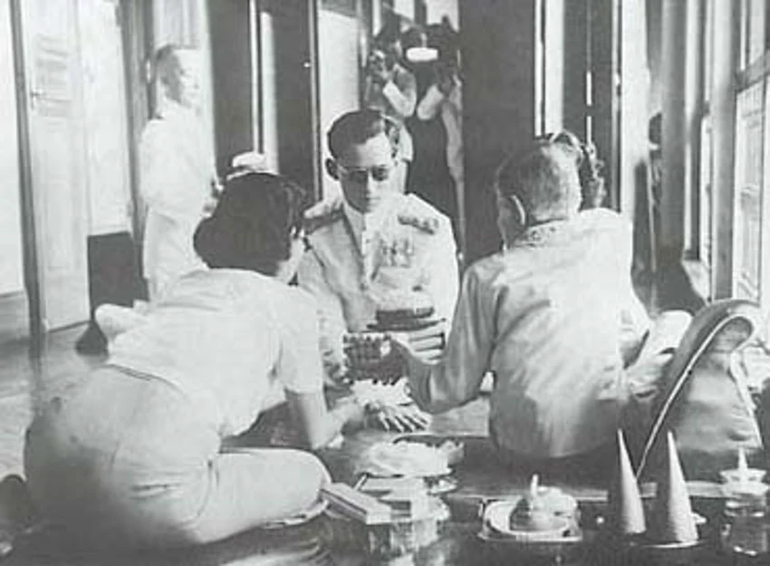 สำรวจพระตำหนักใหญ่ วังสระปทุม ที่ประทับสไตล์นีโอคลาสสิกของพระอัยยิกาใน ...