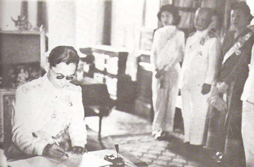 สำรวจพระตำหนักใหญ่ วังสระปทุม ที่ประทับสไตล์นีโอคลาสสิกของพระอัยยิกาใน ...