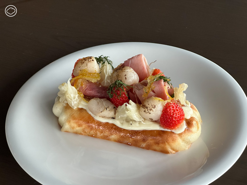 กินมื้อสาย ชิมเมนูอิซากายะแบบคราฟต์ ชมวิวเมืองตั้งแต่เช้า-ค่ำที่ 手 qraft. Empire Tower สาทร