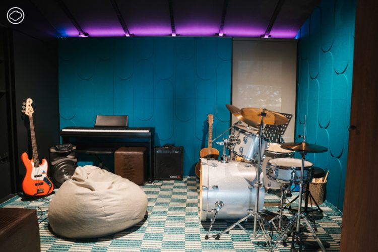 เรือนไทย 60 ปีของคุณอา สู่บ้านสตูดิโอสีสดของ Mook V ศิลปินสิ่งทอสร้าง ...