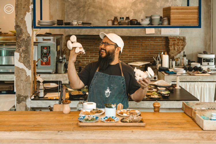 OmakaHed ร้านอาหารในฟาร์มเห็ดของลุงรีย์ที่แล่เห็ดส่วนต่าง ๆ มาปรุงให้อร่อยแทนเนื้อสัตว์