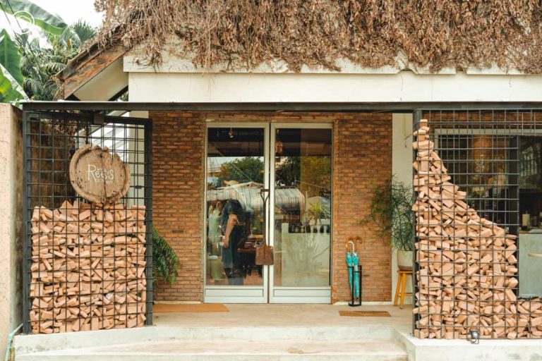 OmakaHed ร้านอาหารในฟาร์มเห็ดของลุงรีย์ที่แล่เห็ดส่วนต่าง ๆ มาปรุงให้อร่อยแทนเนื้อสัตว์