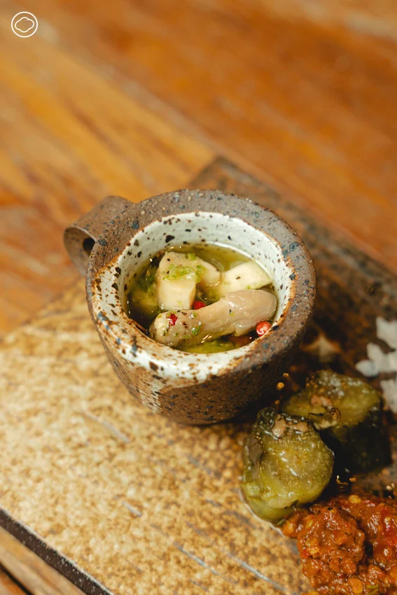 OmakaHed ร้านอาหารในฟาร์มเห็ดของลุงรีย์ที่แล่เห็ดส่วนต่าง ๆ มาปรุงให้อร่อยแทนเนื้อสัตว์