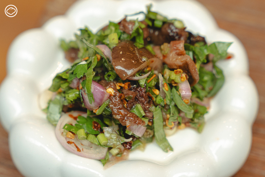 OmakaHed ร้านอาหารในฟาร์มเห็ดของลุงรีย์ที่แล่เห็ดส่วนต่าง ๆ มาปรุงให้อร่อยแทนเนื้อสัตว์