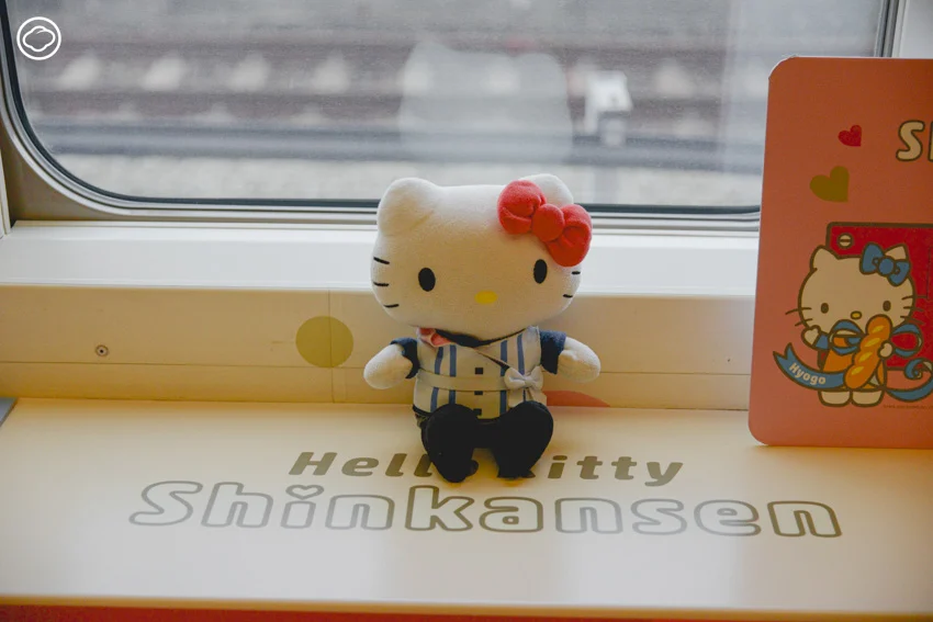 พานั่ง Hello Kitty Shinkansen รถไฟคาดริบบิ้นสีชมพูคาวาอี้ที่จะปลดระวาง ...