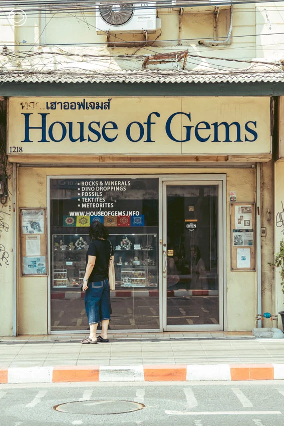 House of Gems ร้านหินอายุ 60 ปีย่านเจริญกรุง มีทั้งหินในไทย อึไดโนเสาร์ ...
