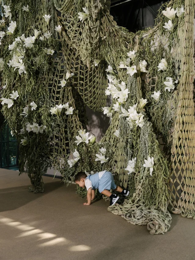 PHKA สตูดิโอสร้างชีวิตให้พื้นที่-ผู้คนผ่านการจัดวางดอกไม้กับการขยายสาขา ...