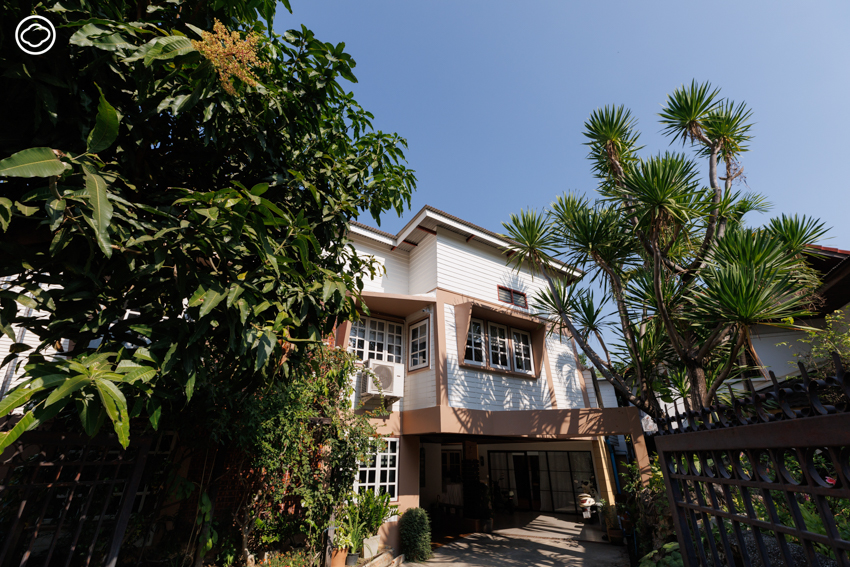 นอนเอกเขนกที่ Nanan House บ้านพัก Airbnb สุดวินเทจ อดีตสำนักงาน YMCA ...