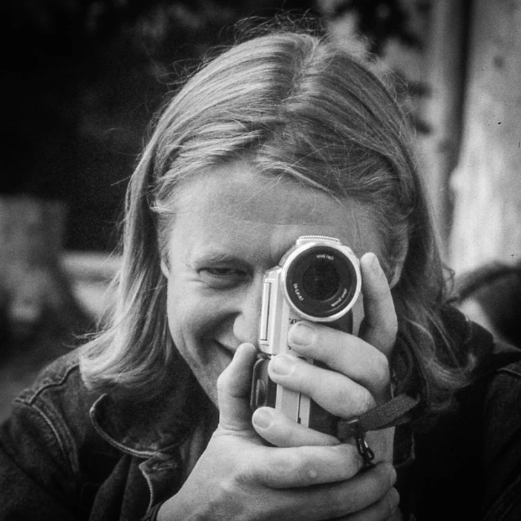 การล่องหน 30 ปีของ Gerhard Joren ช่างภาพที่รอจังหวะที่ใช่ ก่อนลั่นชัตเต ...